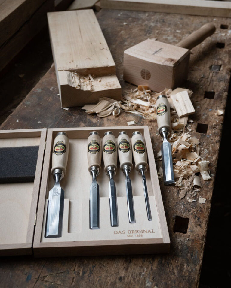 Chisels in Wooden Box - Two Cherries USA